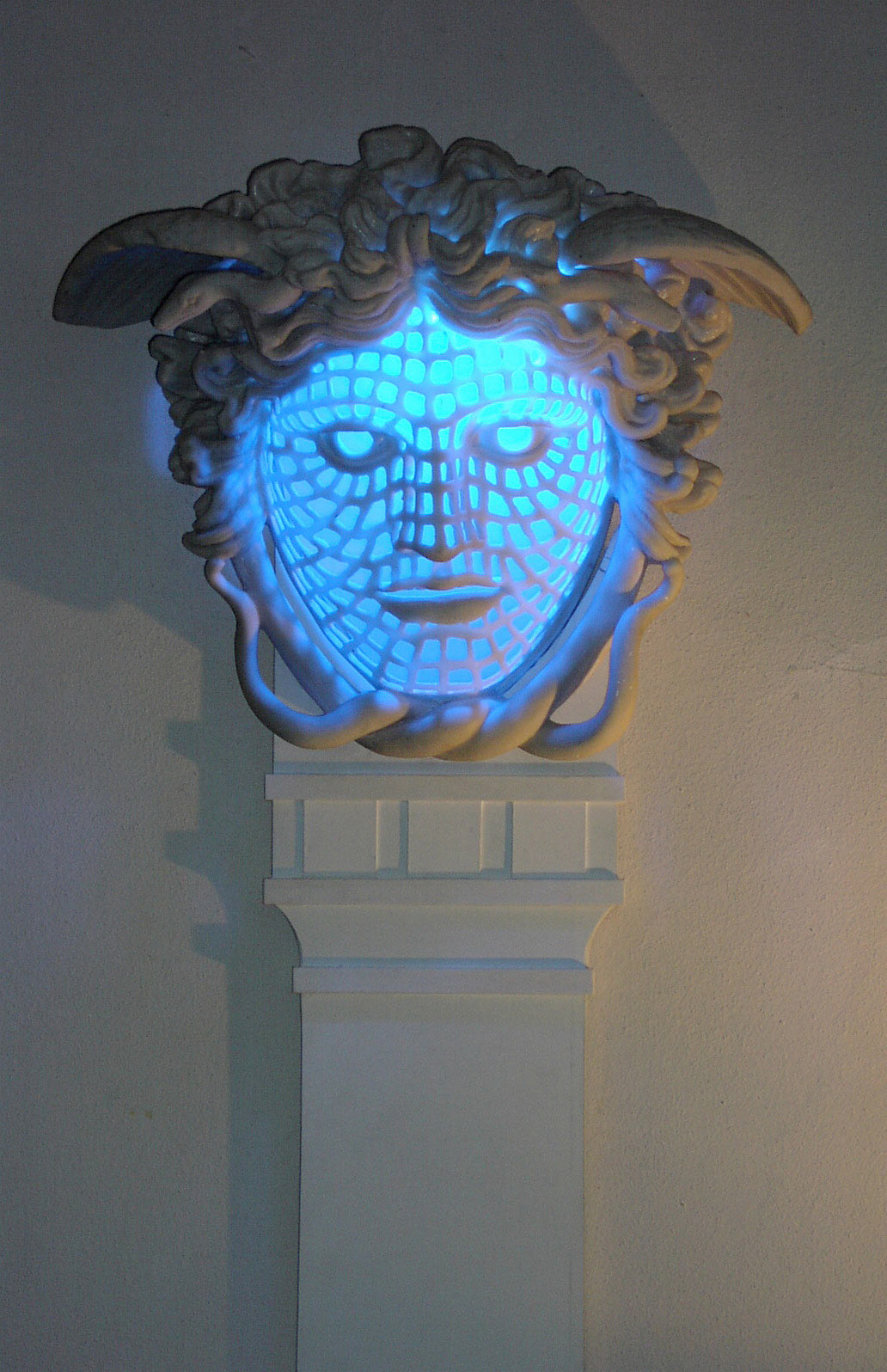 MEDUSA LEUCHTET – MEDUSA LEUCHTE SKULPTUR – BERCHINALE 2009 - Angerer ...